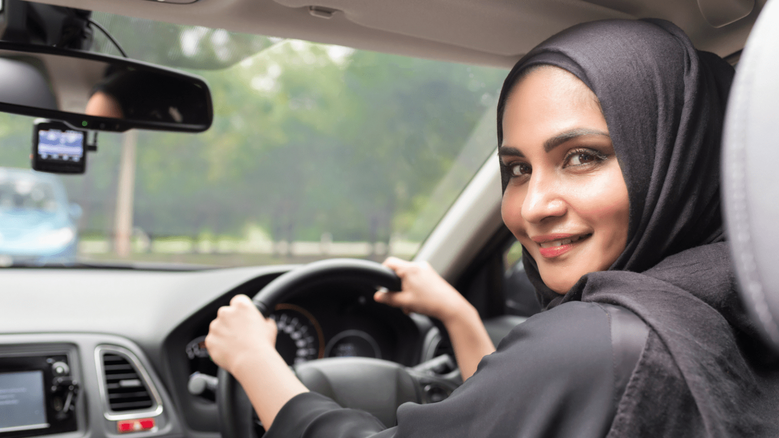 Professional Tip for Women Driving Safely - LavandaMichelle